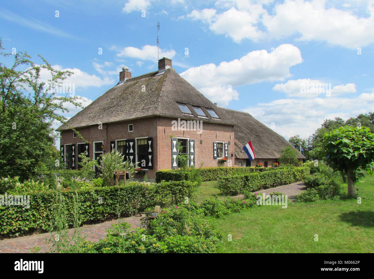 The image titled 'Bussloo, De Middelburg' showcases a significant ...