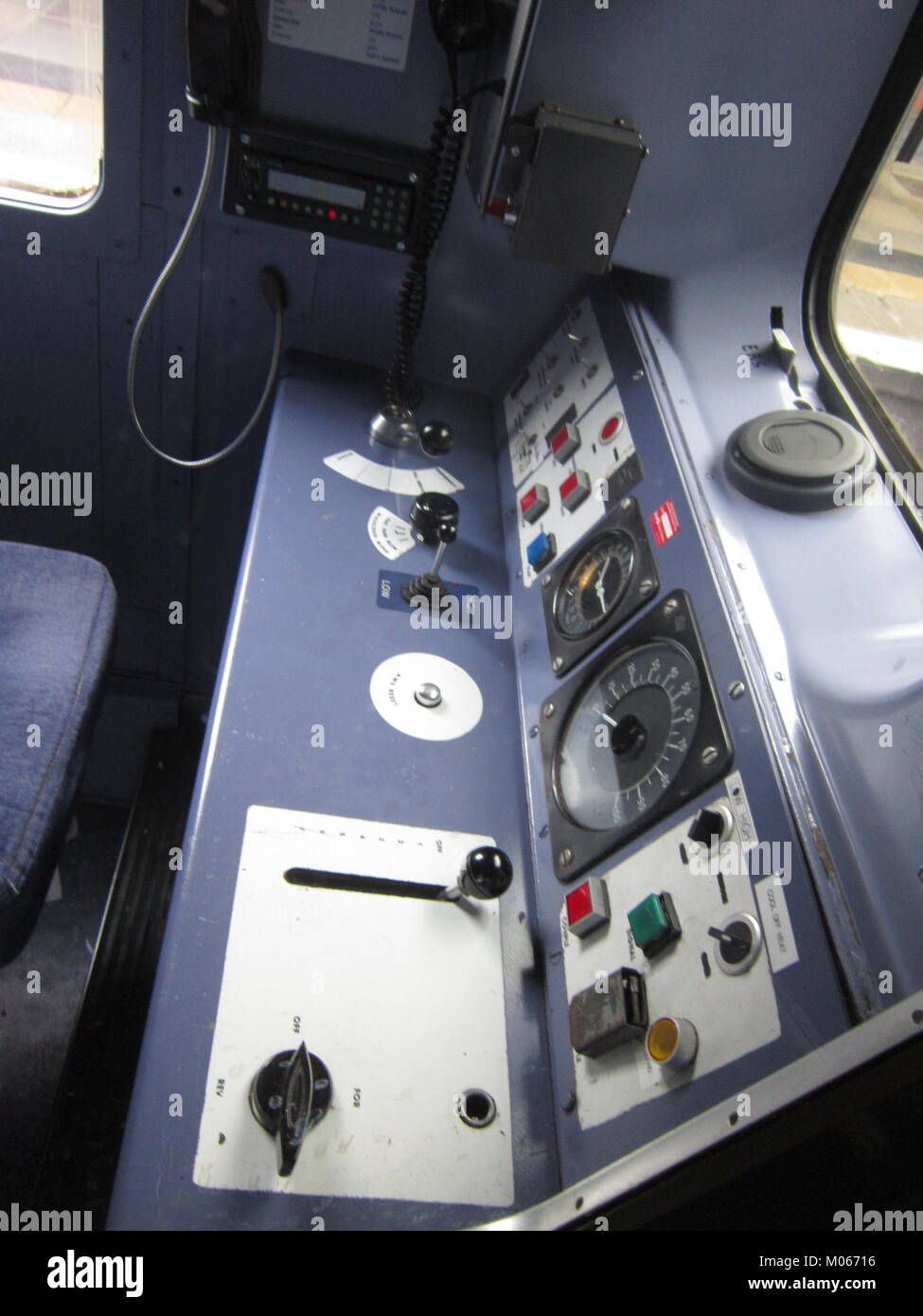 The British Rail Class 150 is a diesel multiple unit (DMU) train ...