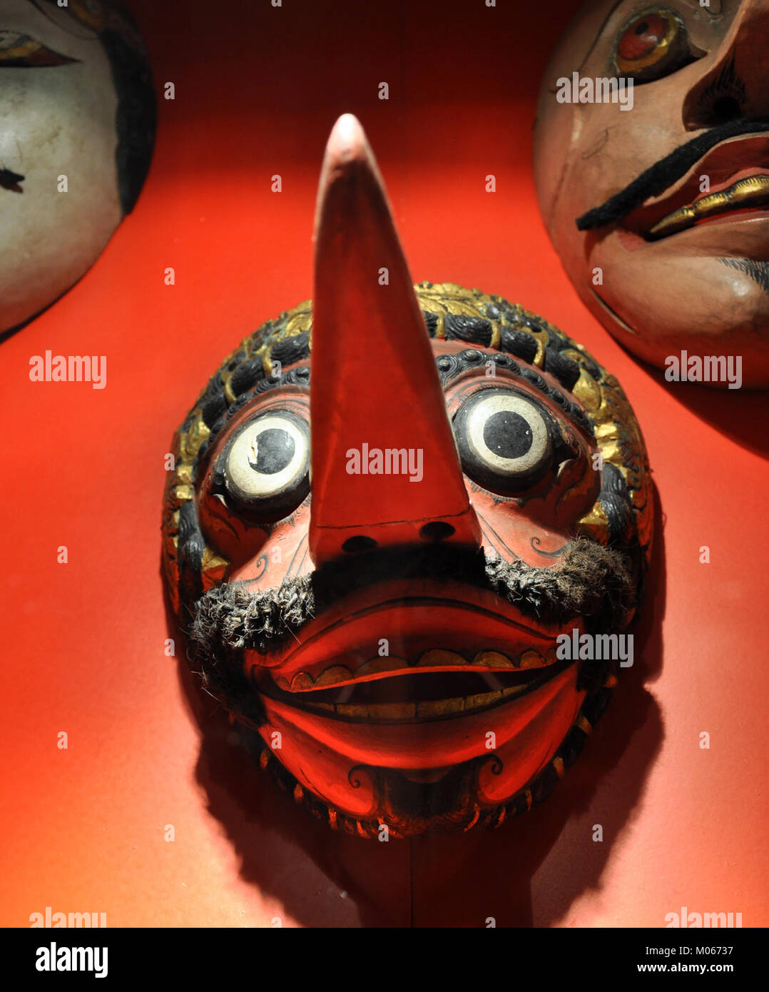 Wayang mask hi-res stock photography and images - Alamy