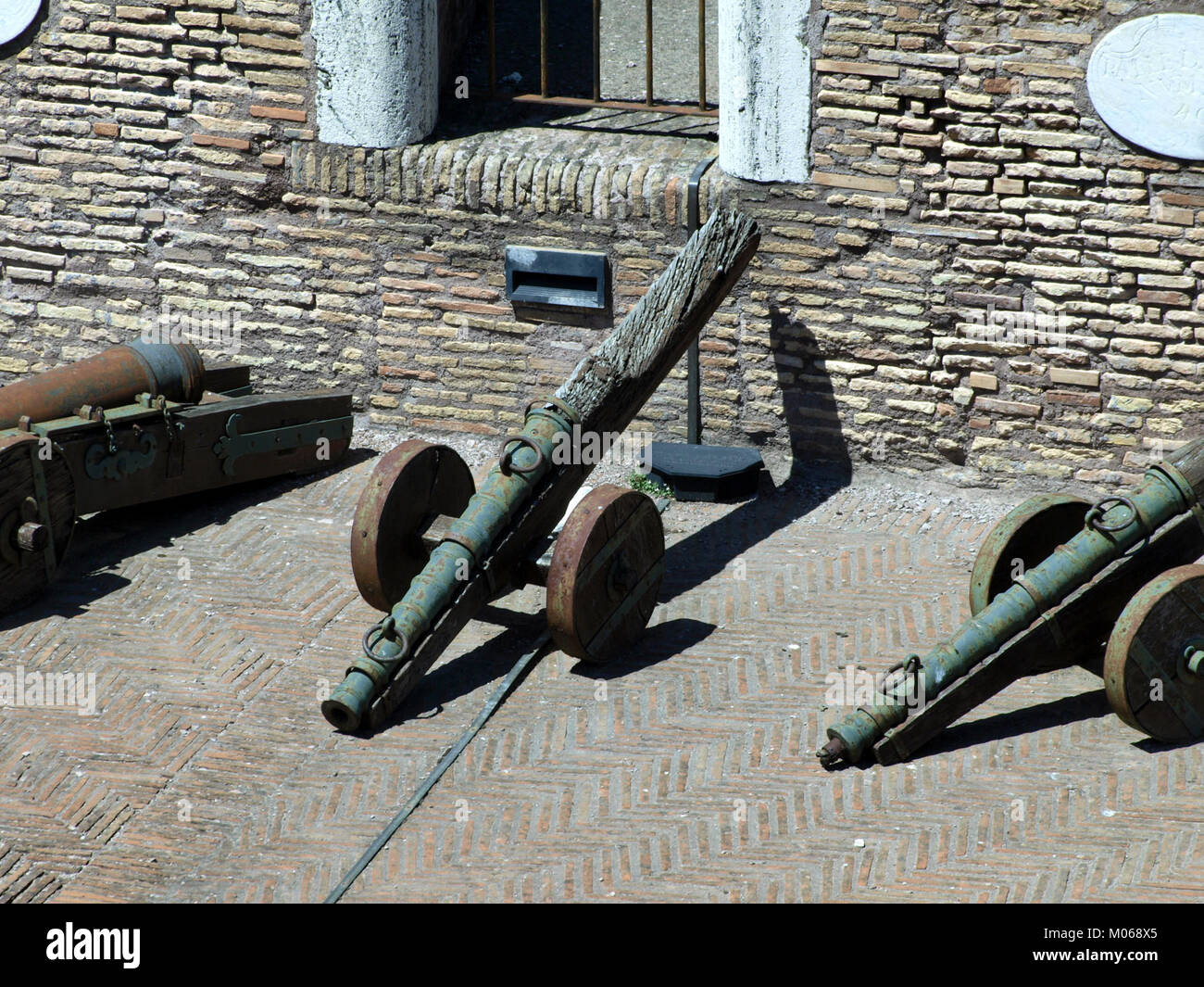 Castel sant'angelo 16th century hi-res stock photography and images - Alamy