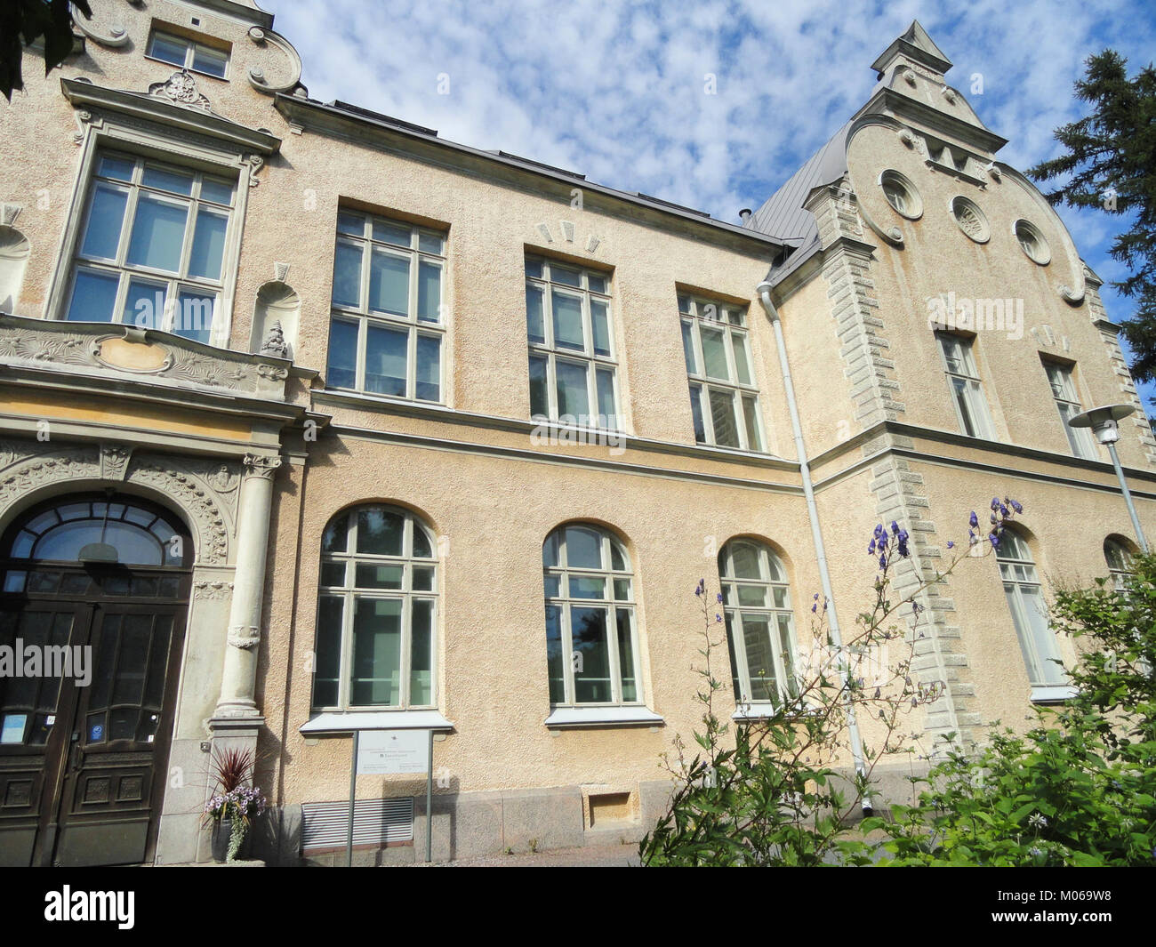 The Botanical Museum and Garden in Kaisaniemi features diverse plant ...