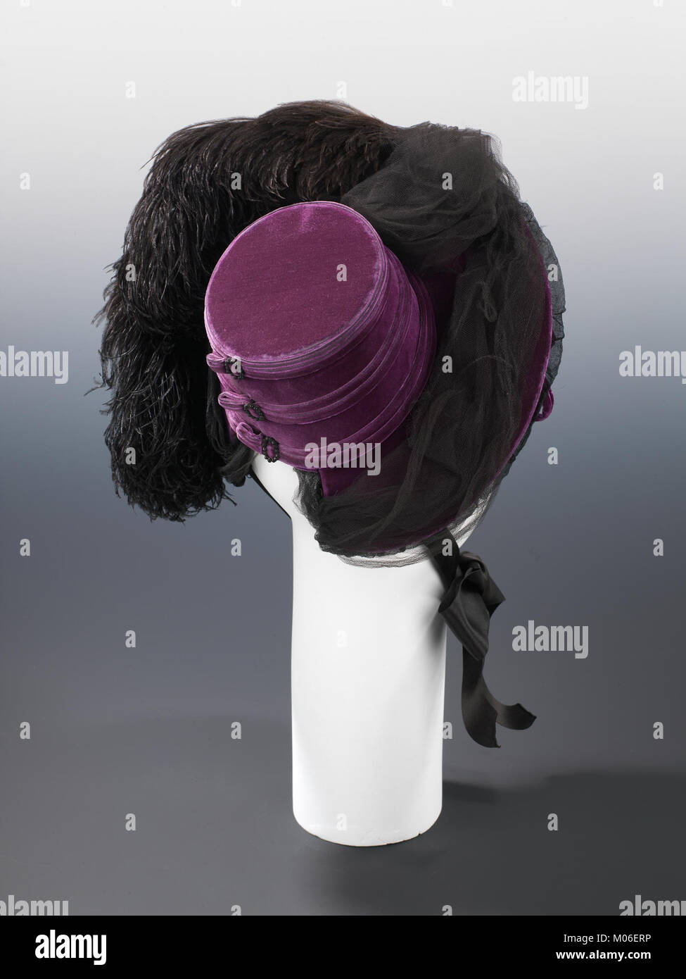 Mourning hat hi-res stock photography and images - Alamy