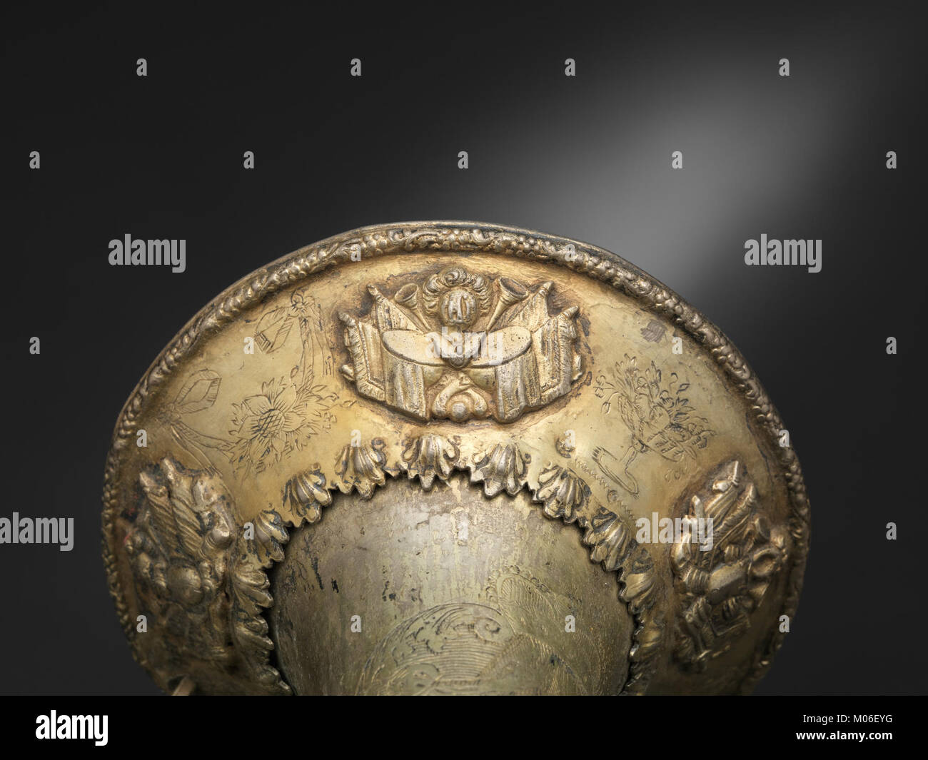 Natural trumpet instrument hi-res stock photography and images - Alamy
