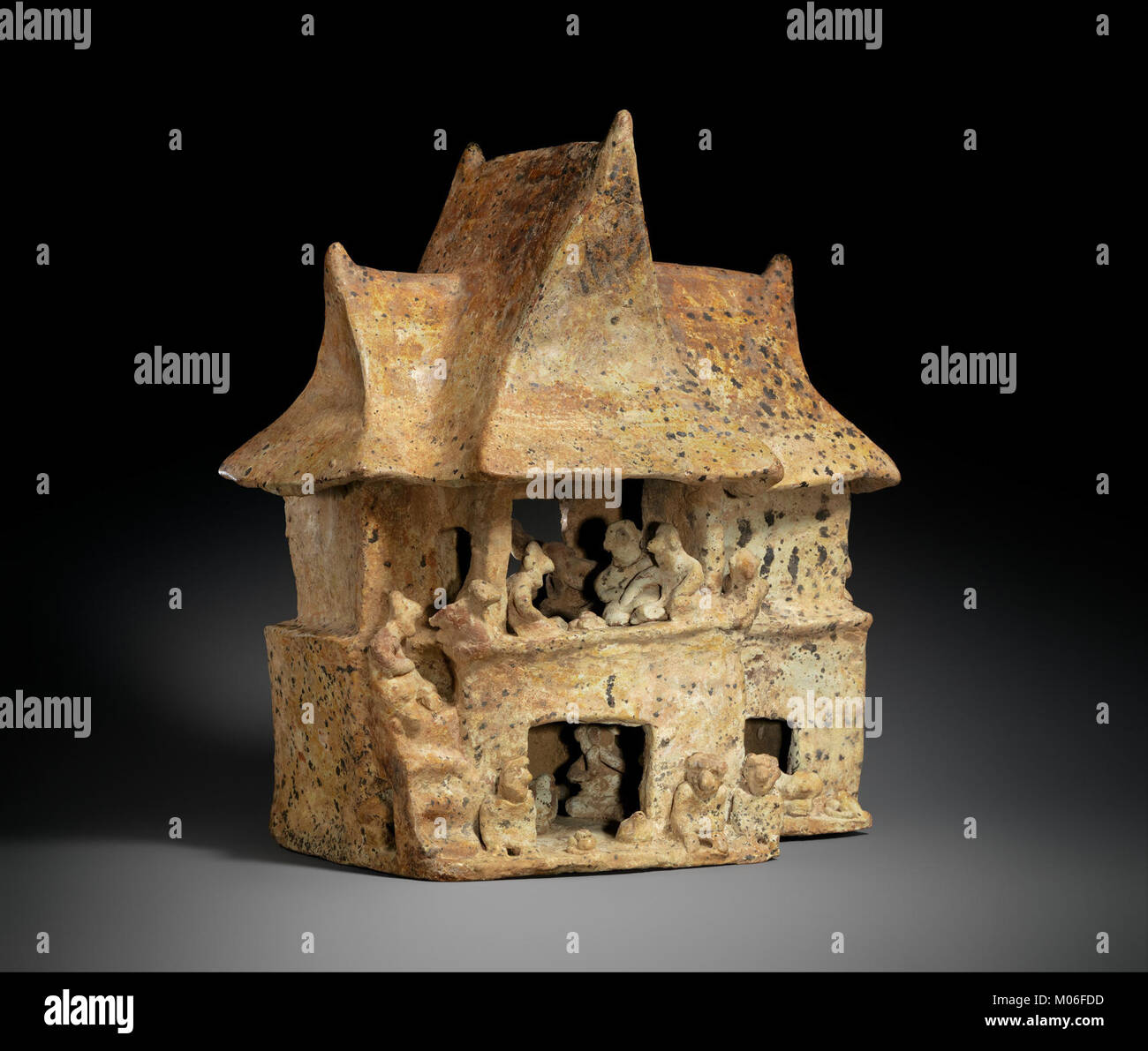 House building model traditional hi-res stock photography and images ...