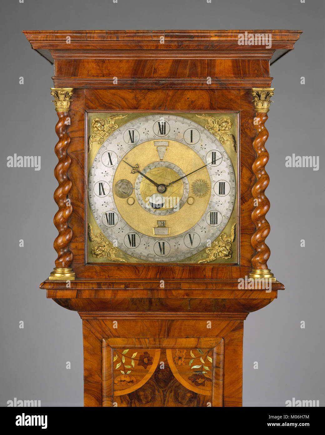 17th century clock mechanism hi-res stock photography and images - Alamy