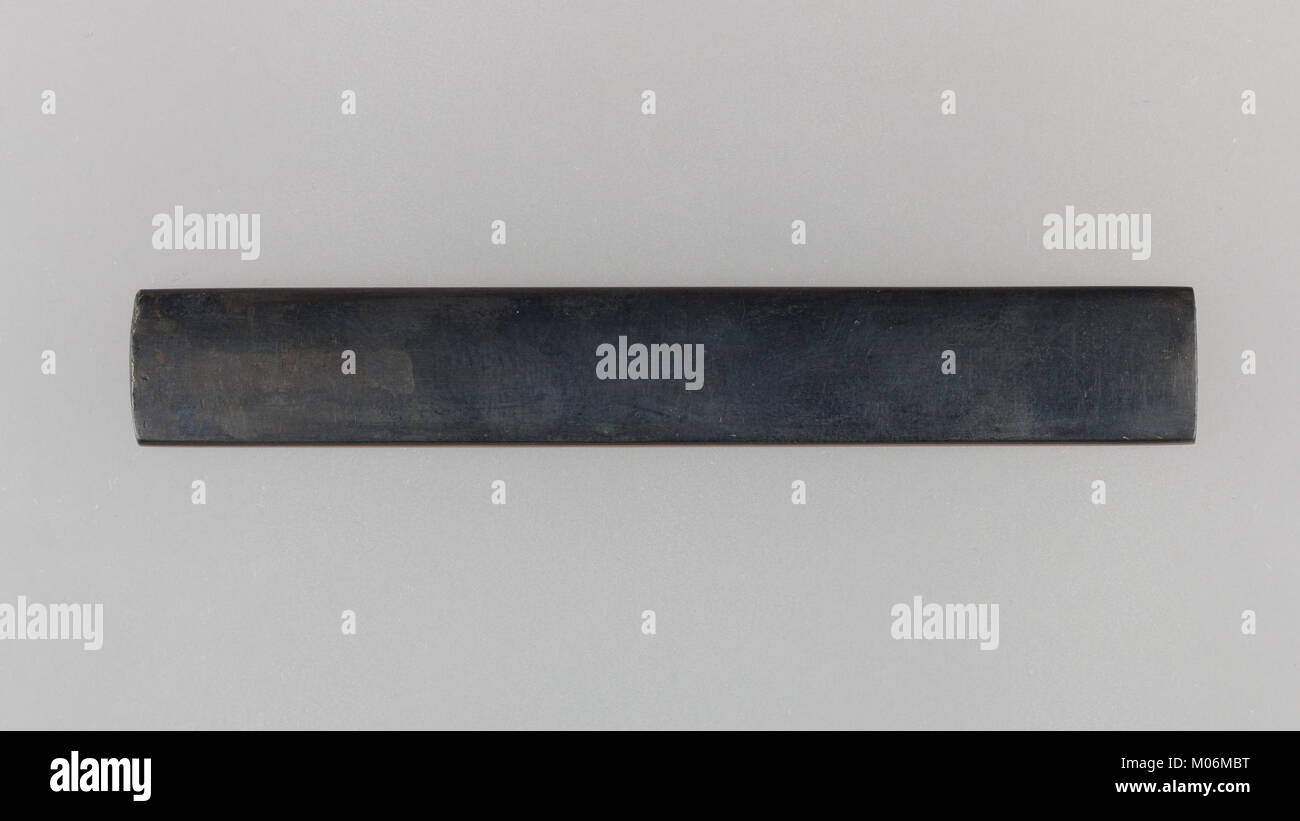 This kozuka knife handle is an example of Japanese craftsmanship ...