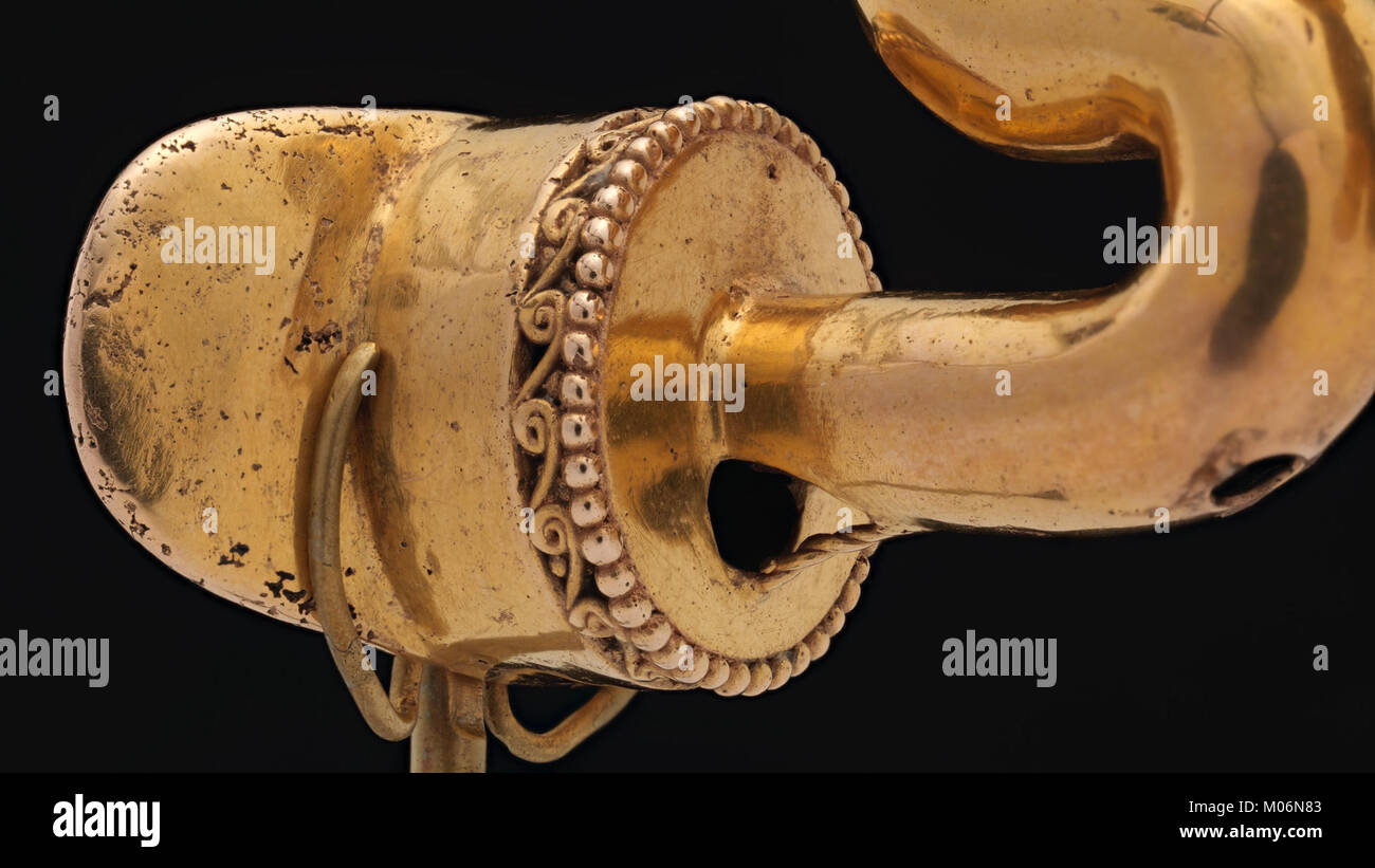 Aztec labret hi-res stock photography and images - Alamy