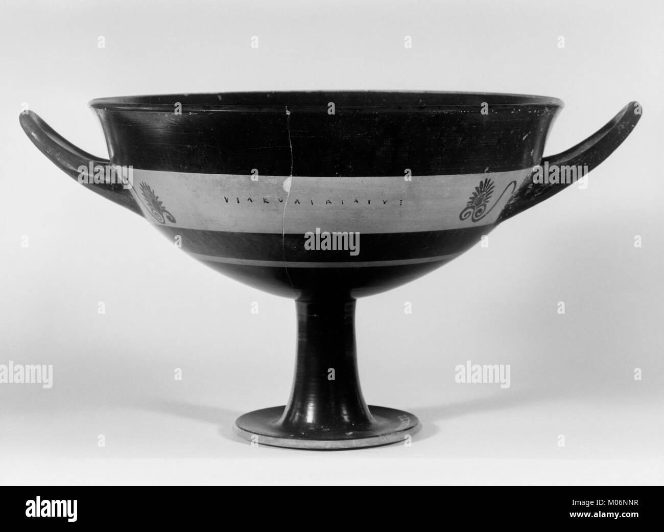 Ceramic greek pottery artifacts Black and White Stock Photos & Images ...