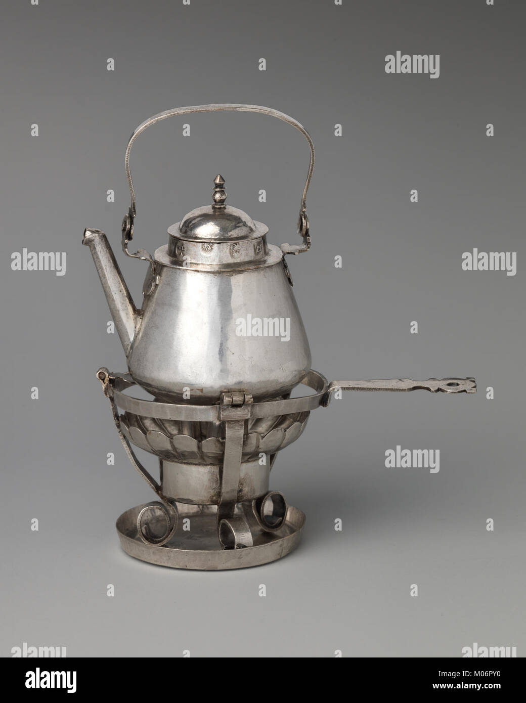 Brazier stand hi-res stock photography and images - Alamy