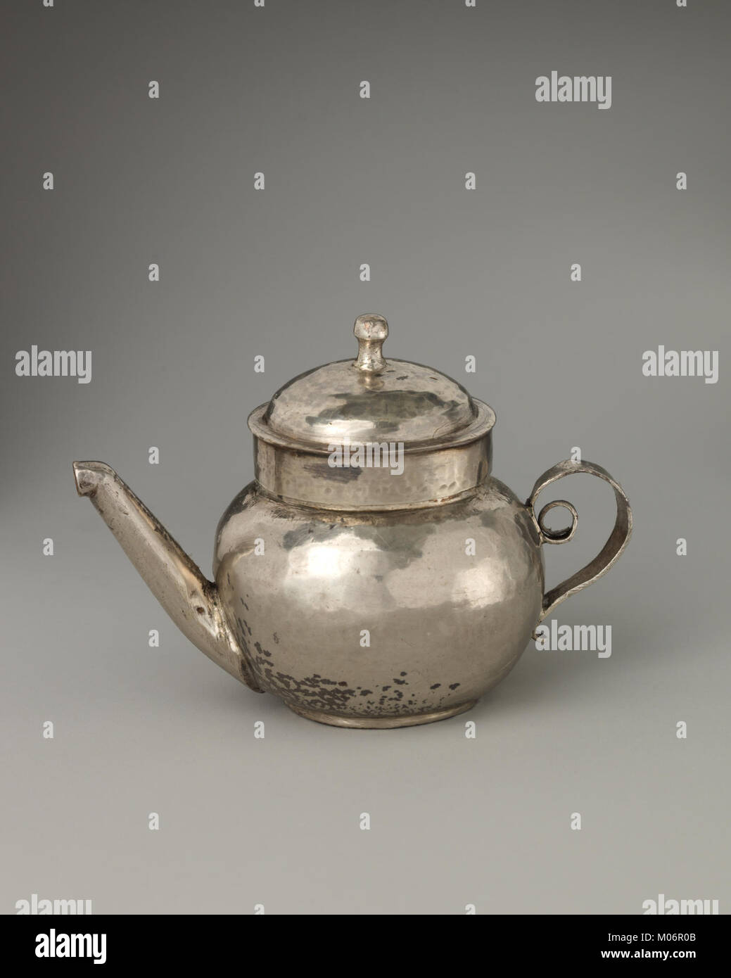 Miniature teapot hi-res stock photography and images - Alamy