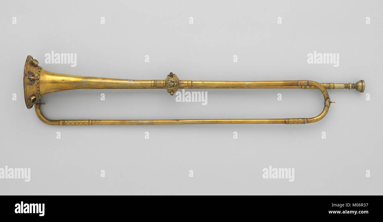 Natural trumpet instrument hi-res stock photography and images - Alamy