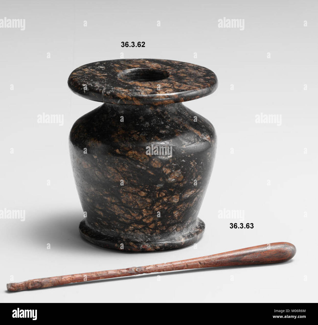 This kohl stick, part of the collection at The Metropolitan Museum of ...