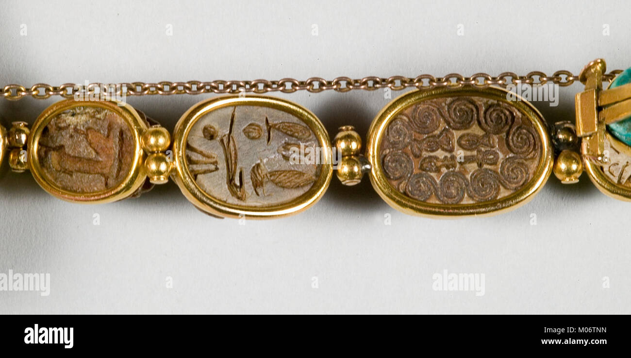 Carved scarab amulet features hi-res stock photography and images - Alamy