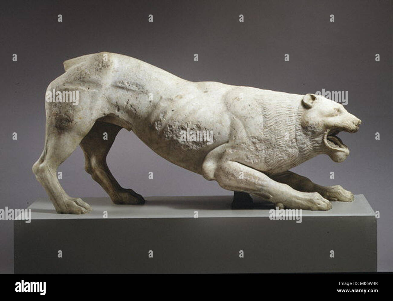 Marble statue of a lion MET GR72 Stock Photo - Alamy