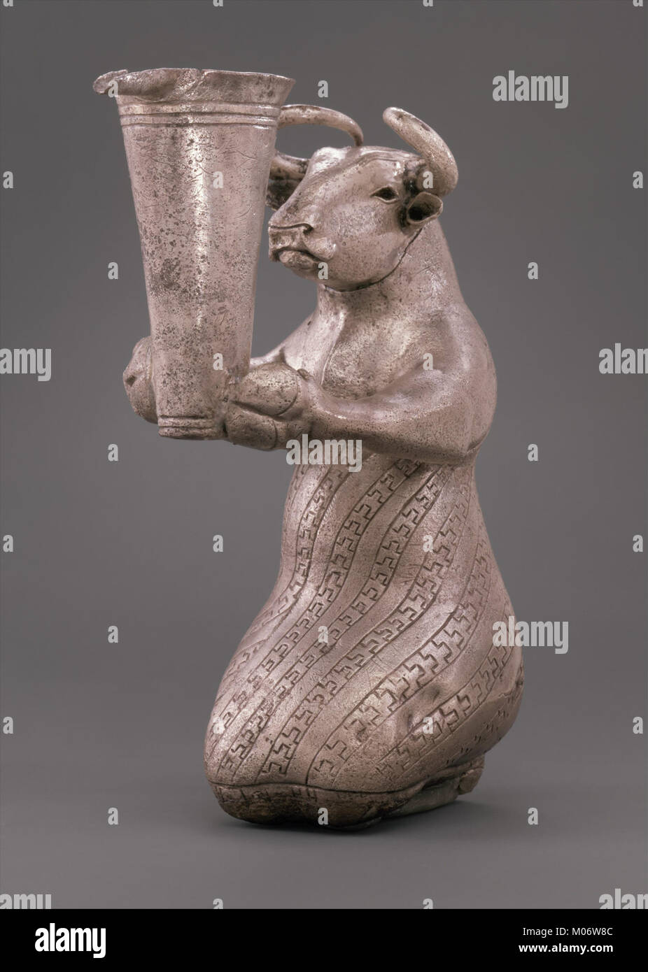 Kneeling bull hi-res stock photography and images - Alamy