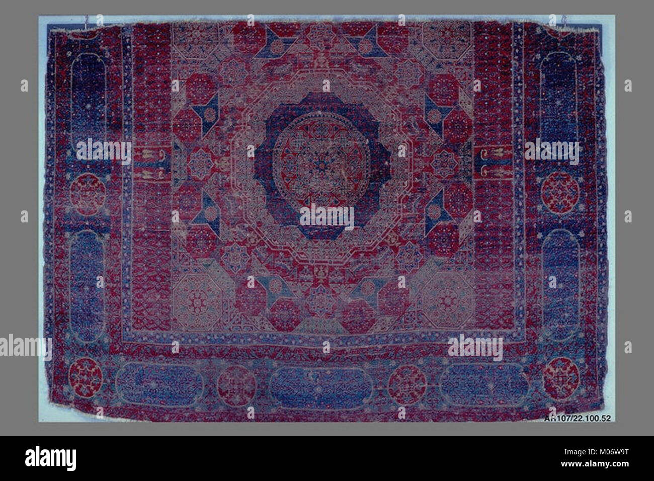This Mamluk carpet exemplifies the intricate textile patterns and ...