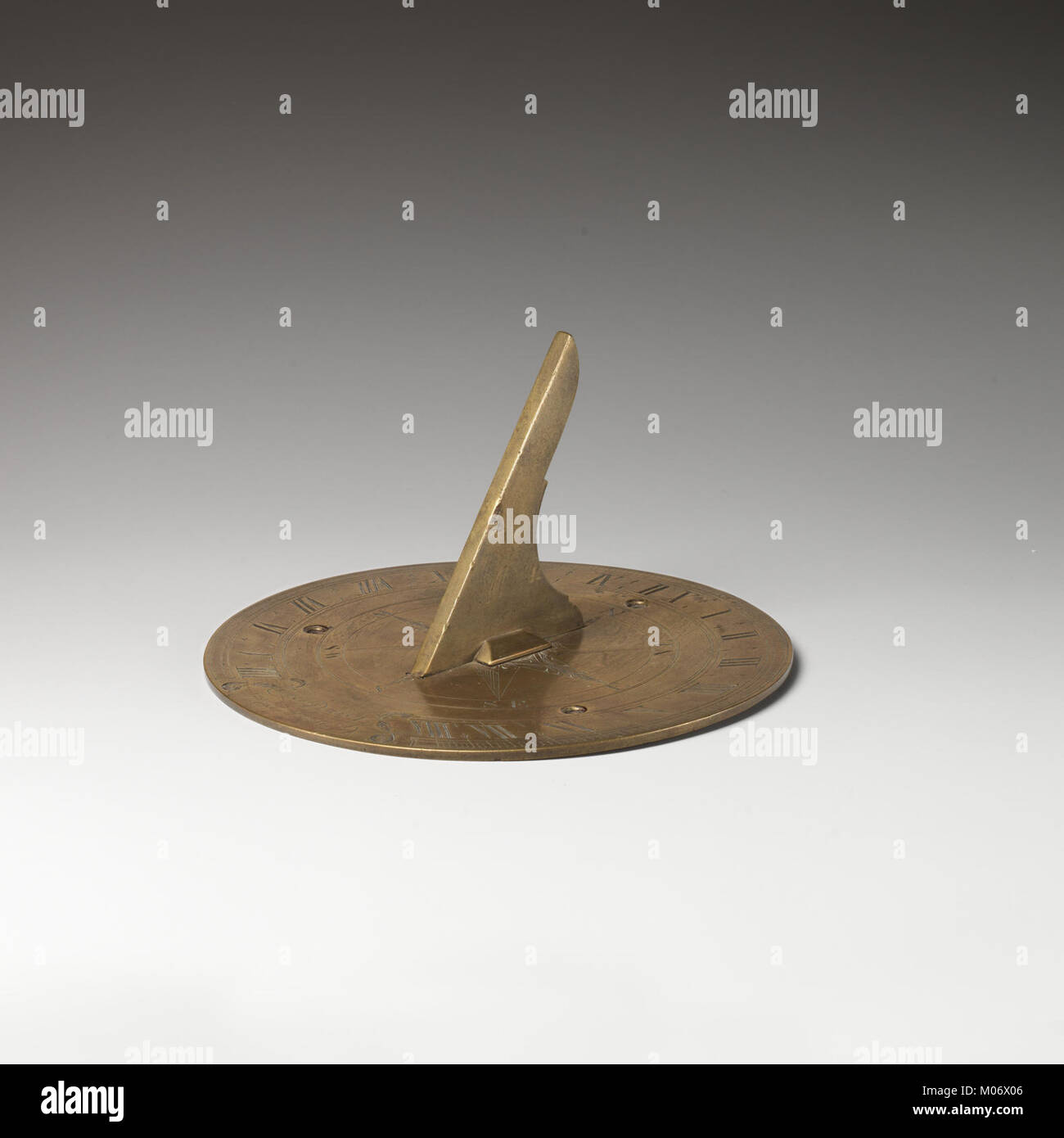 Stationary horizontal sundial hi-res stock photography and images - Alamy