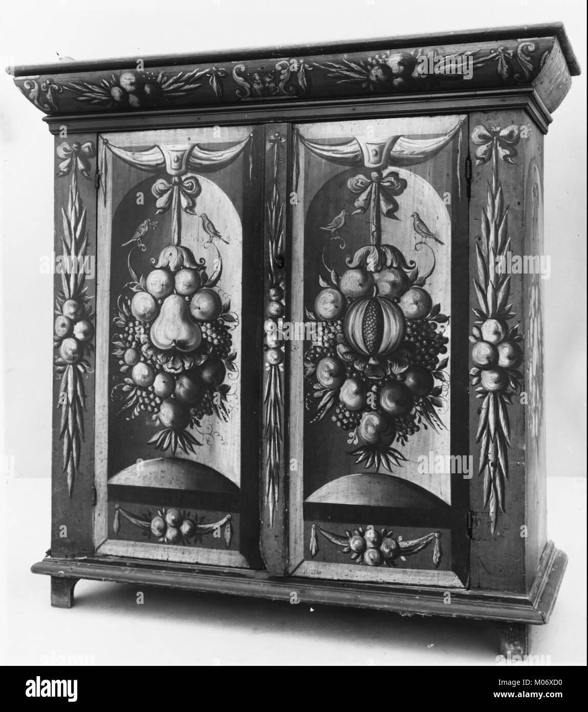 The 'Kast' object represents a traditional piece from the cultural ...