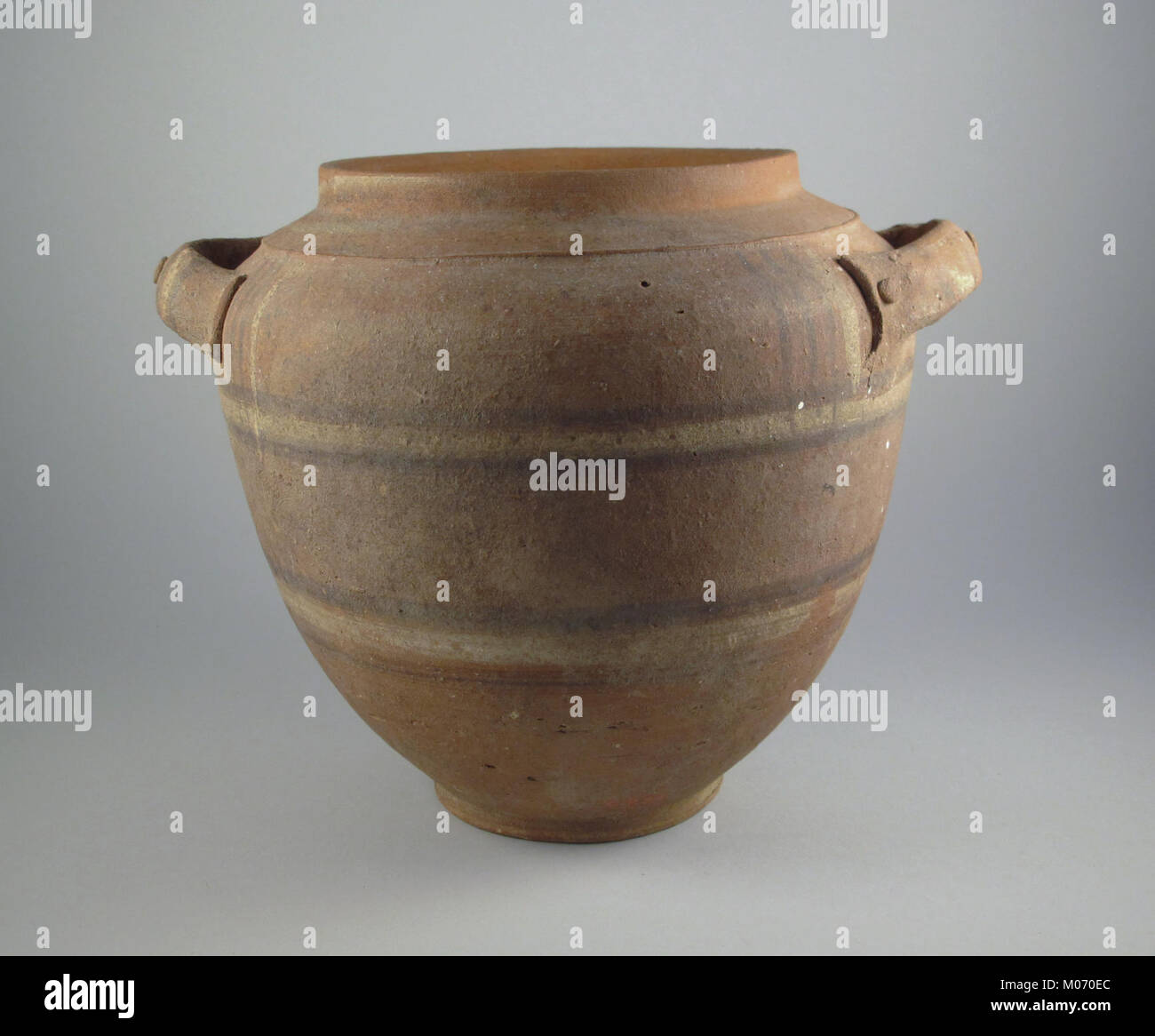 Krater MET LC-74 51381 Stock Photo - Alamy