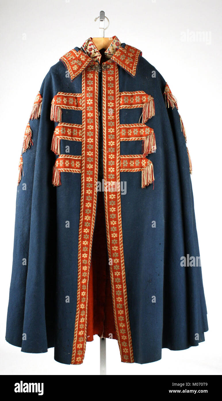 Distinctive ceremonial attire hi-res stock photography and images - Alamy