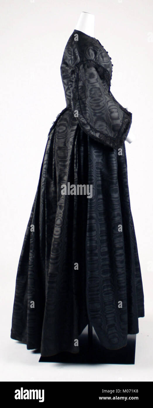 Mourning ensemble hi-res stock photography and images - Alamy