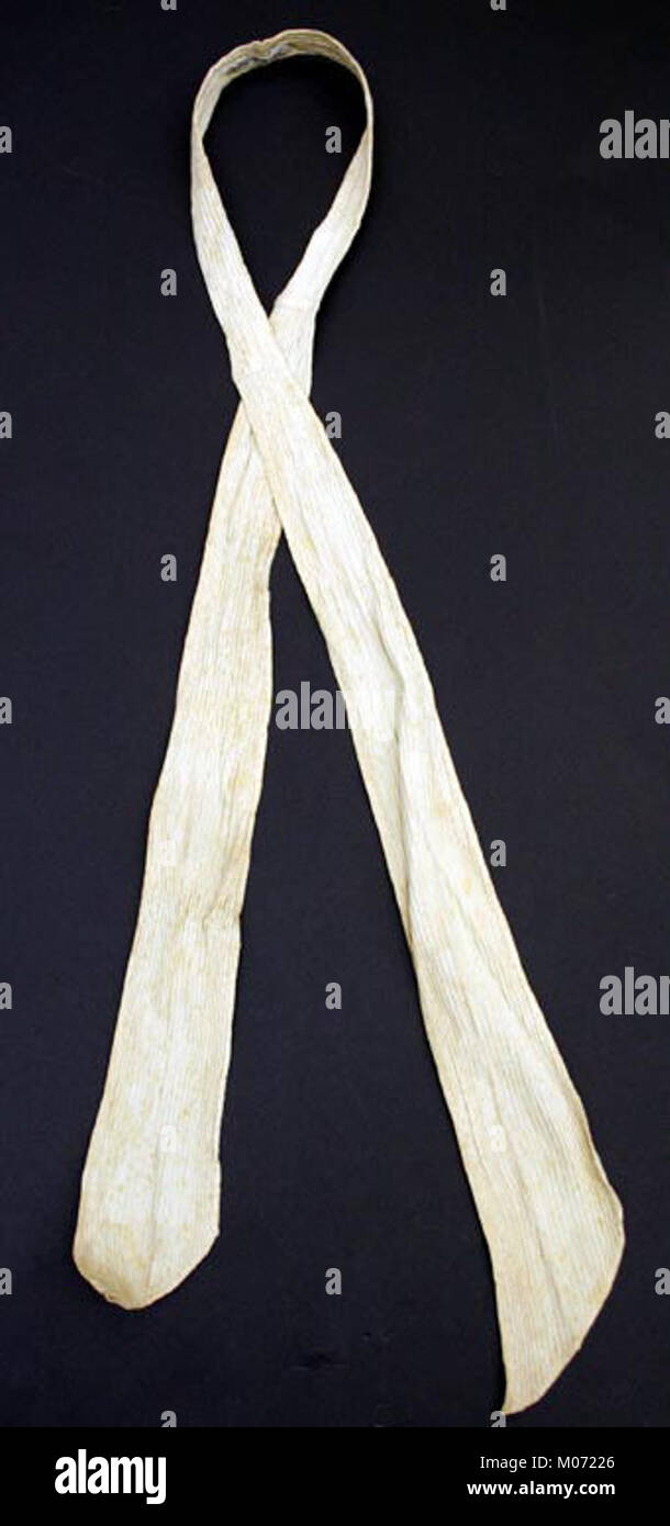 A neckcloth from the collection of the Metropolitan Museum of Art ...