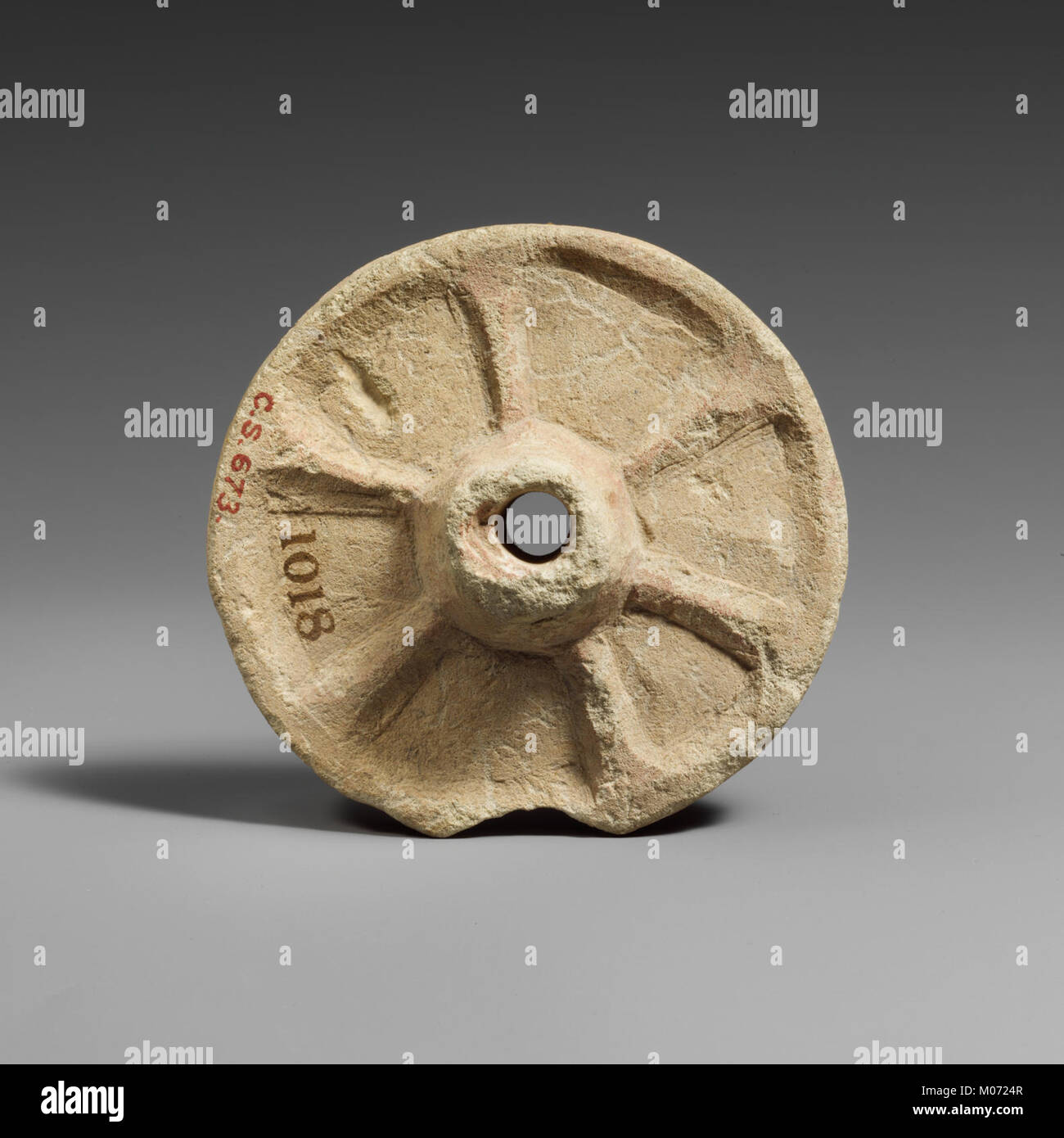Chariot wheel ancient hi-res stock photography and images - Alamy