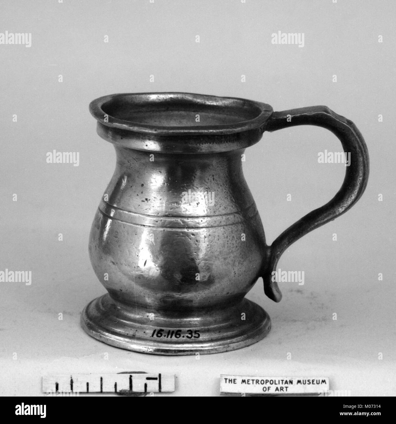 Measure MET 34532 Stock Photo - Alamy