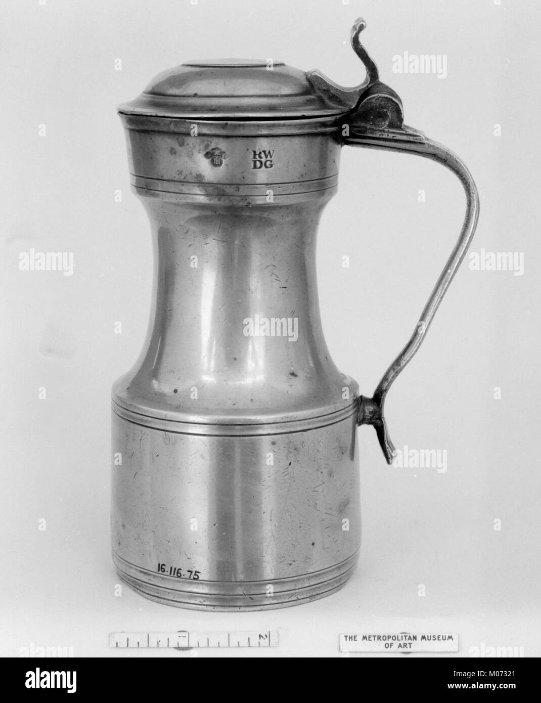 Precise tool icon Black and White Stock Photos & Images - Alamy