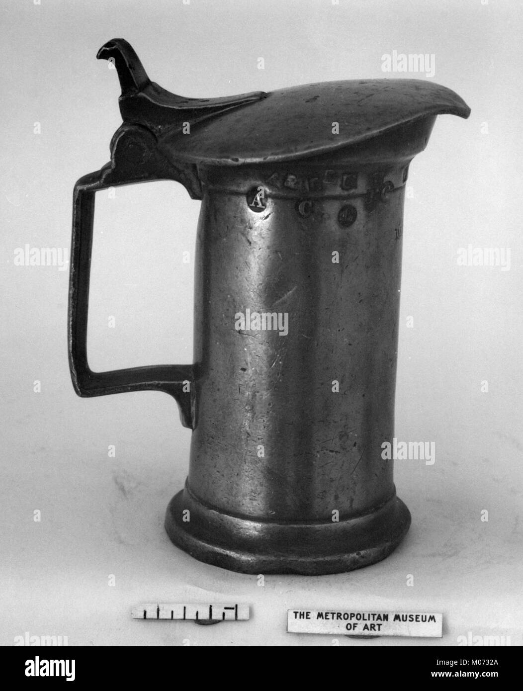 Measure MET 34511 Stock Photo - Alamy