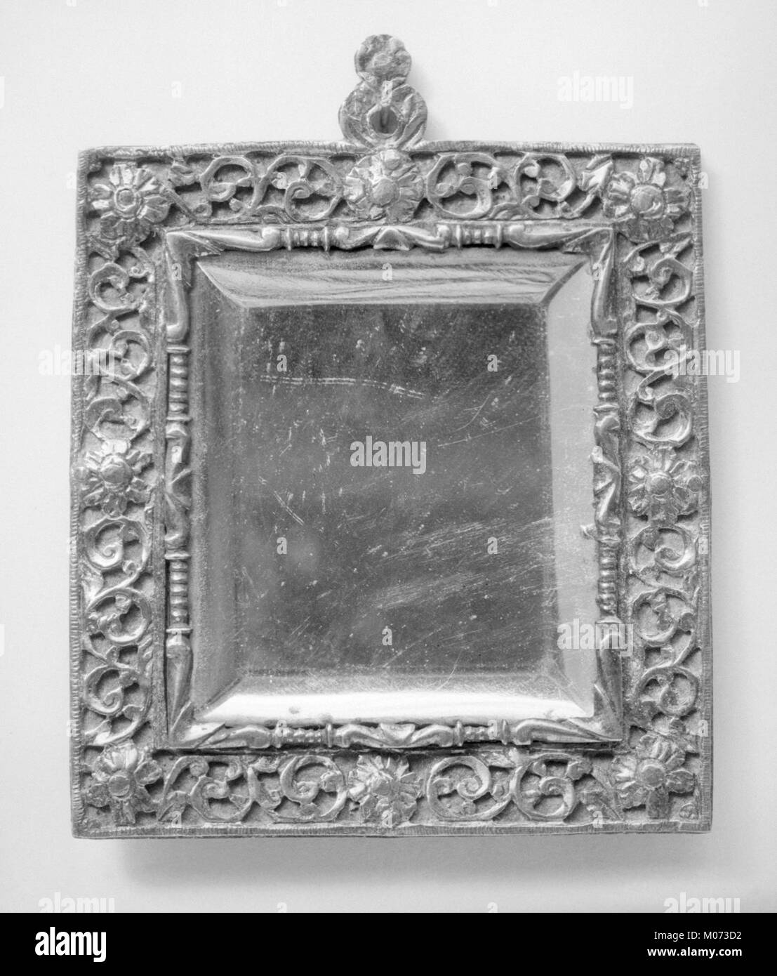 Mirror MET 81673 Stock Photo - Alamy