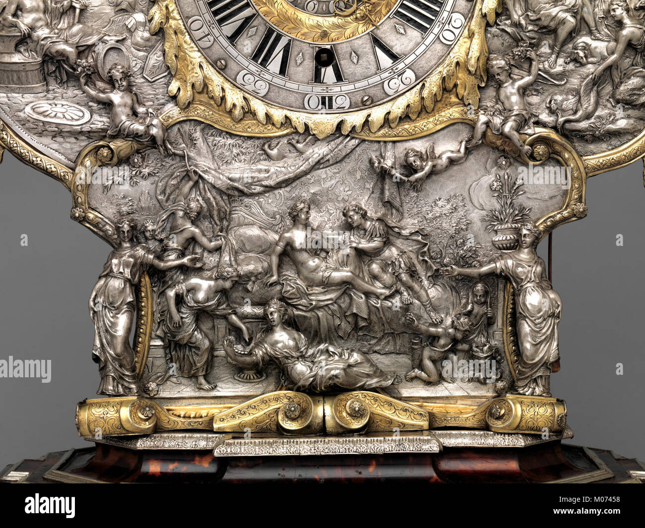 Mantel clock MET DP337726 Stock Photo - Alamy