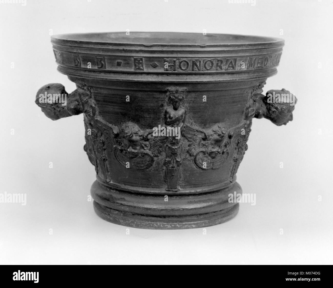 Pestle in mortar Black and White Stock Photos & Images - Alamy