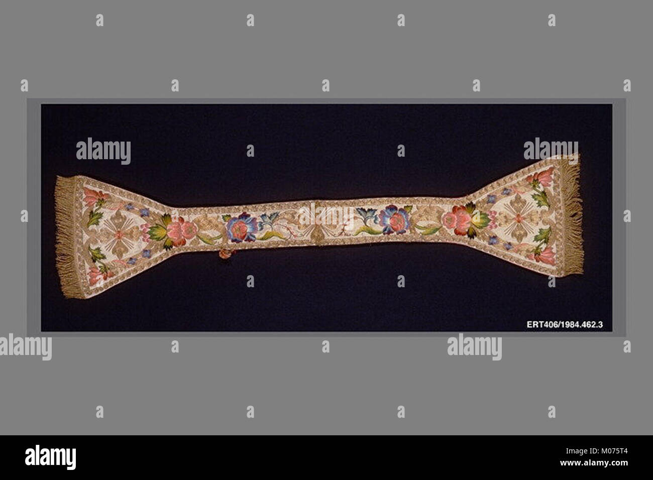 Maniple MET ERT406 Stock Photo - Alamy