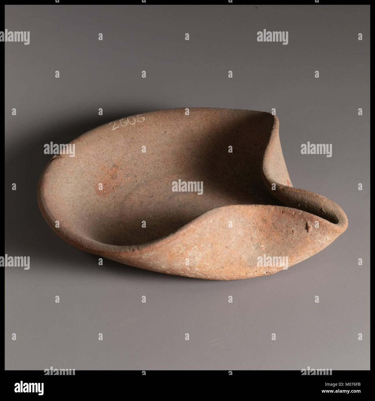 Lamp, saucer-shaped MET DP661 Stock Photo - Alamy