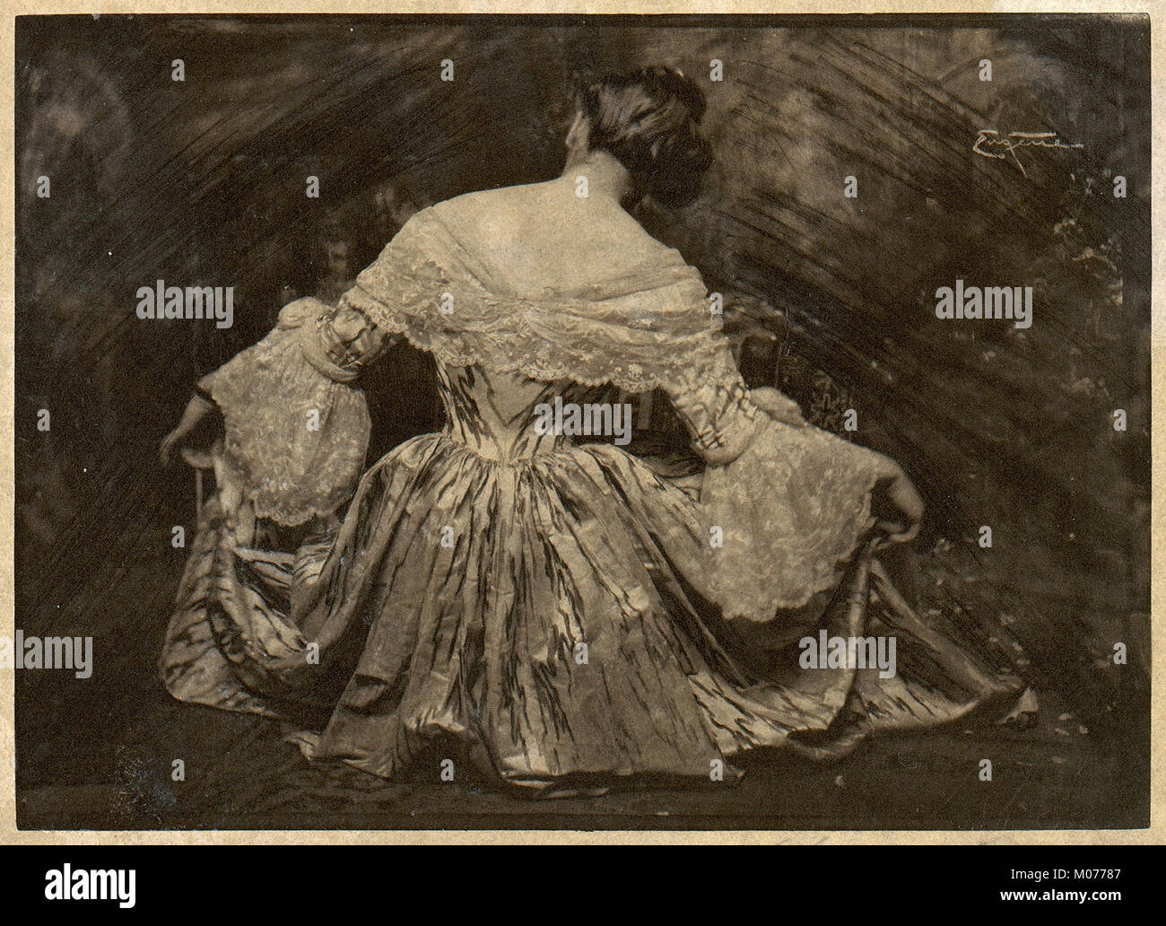 Minuet dance hi-res stock photography and images - Alamy