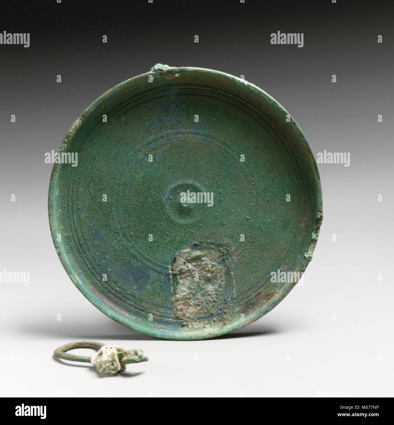 Mirror disk hi-res stock photography and images - Alamy