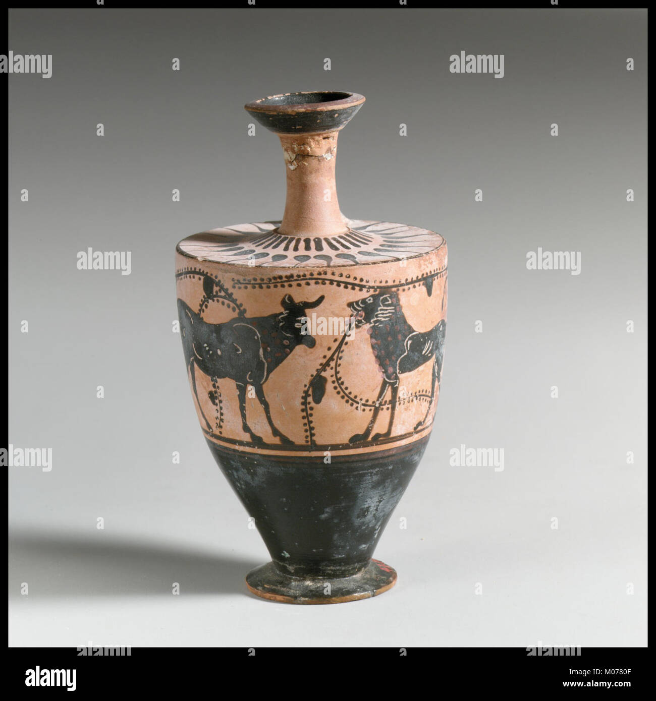 Ancient greek funeral urn hi-res stock photography and images - Alamy
