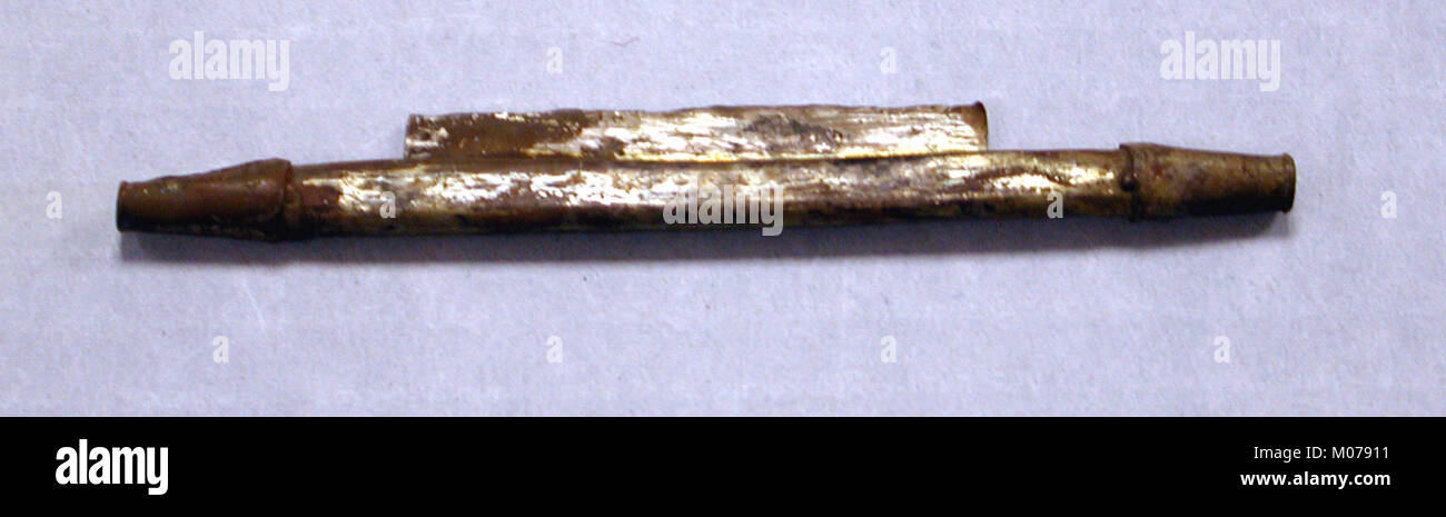 This miniature litter section is a detailed representation of a small ...