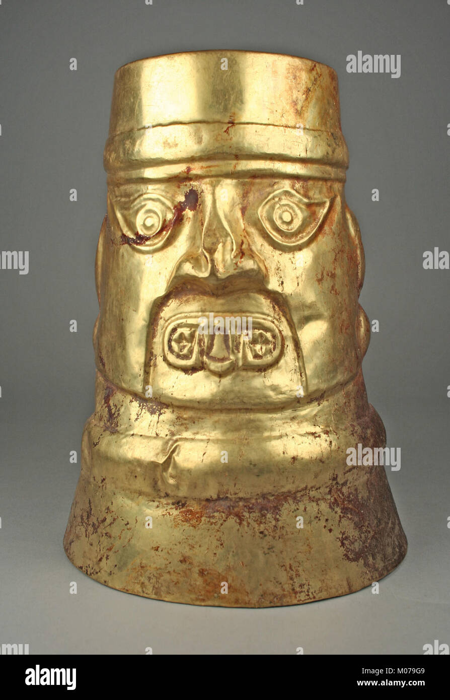 This beaker features an inverse-face design, a unique artistic approach ...