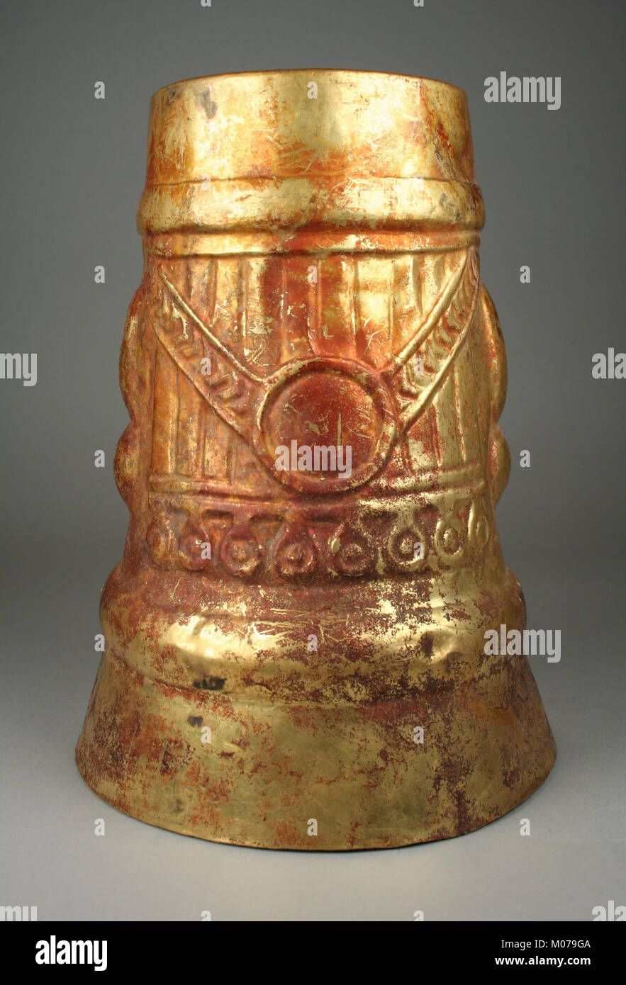 This beaker features an inverse-face design, highlighting both artistic ...