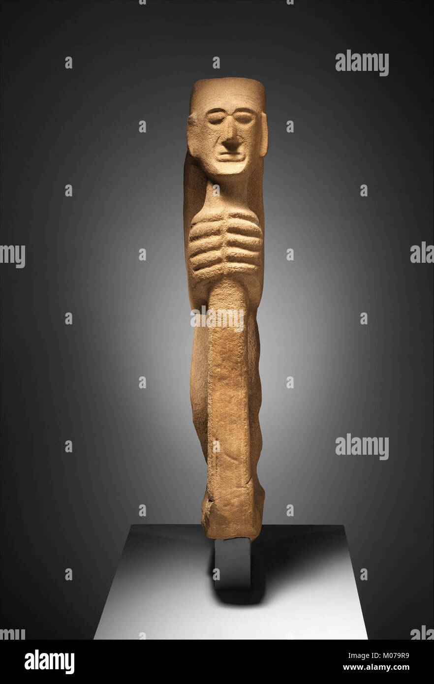 Hunchback leaning hi-res stock photography and images - Alamy