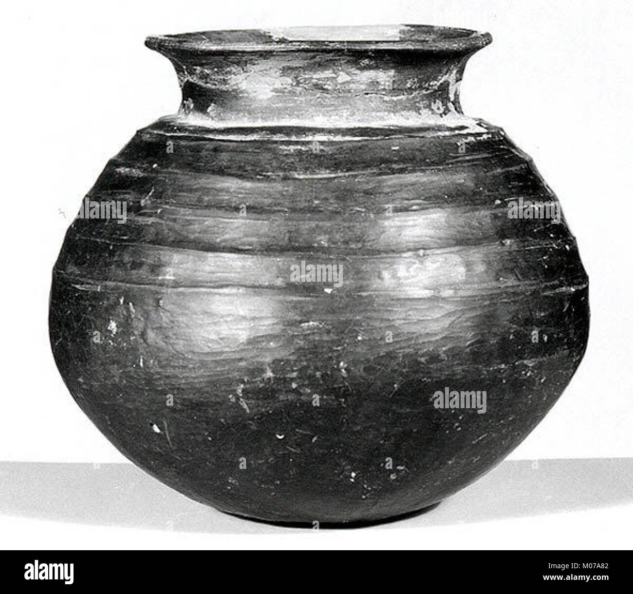 Ribbed ceramic jar hi-res stock photography and images - Alamy
