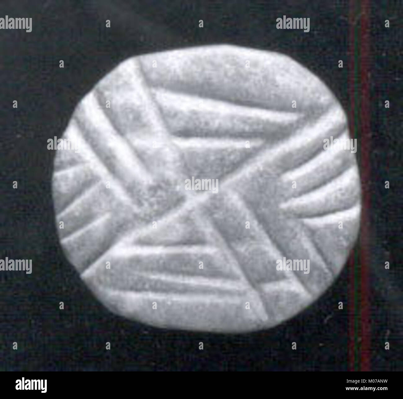 Lentoid seal MET SS59 41 35 Stock Photo - Alamy