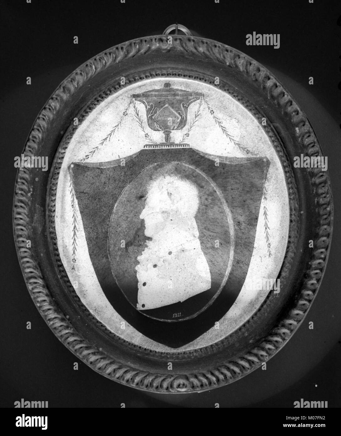 Medallion gold Black and White Stock Photos & Images - Alamy