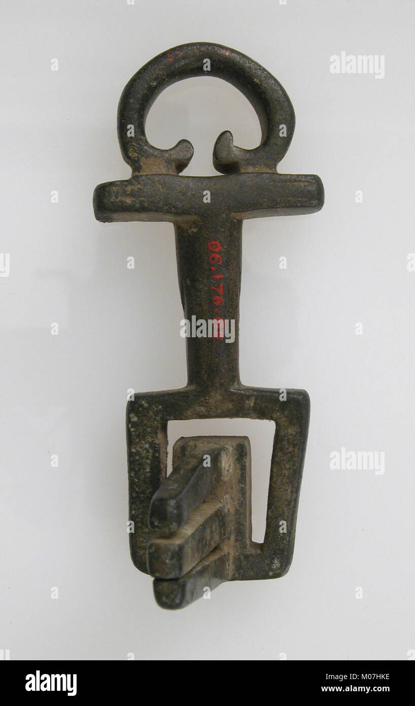 Medieval locking mechanism hi-res stock photography and images - Alamy