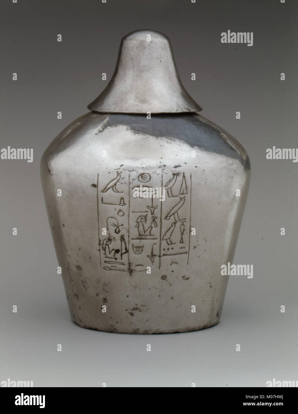 This libation vessel from ancient Egypt, belonging to the Manuwai ...