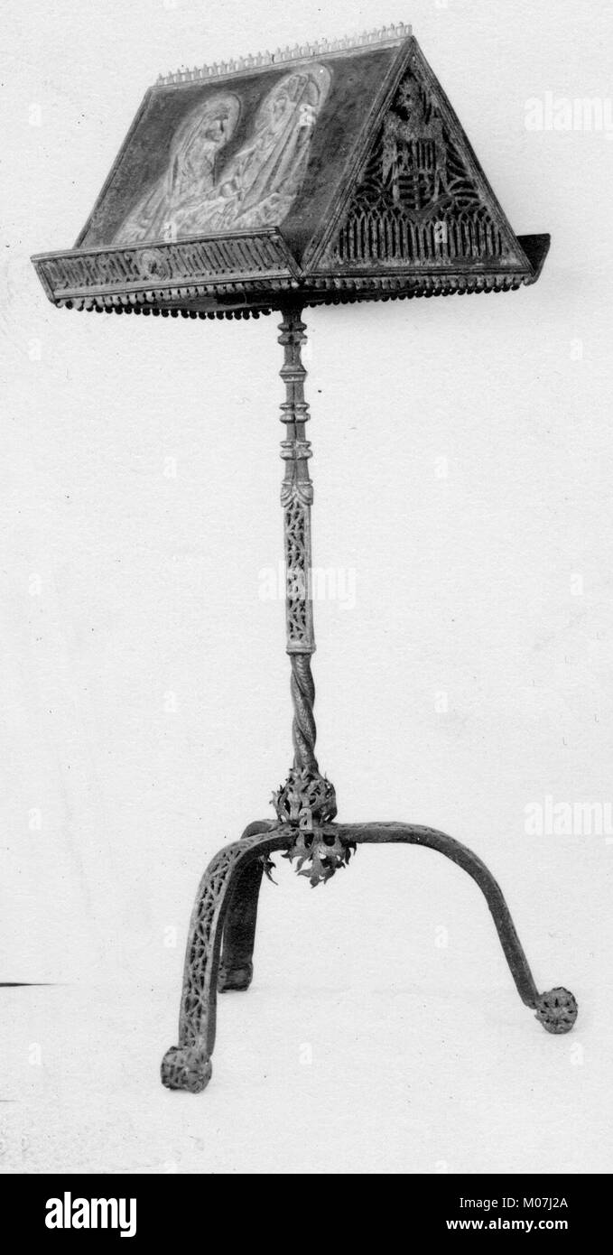 Lectern cover hi-res stock photography and images - Alamy