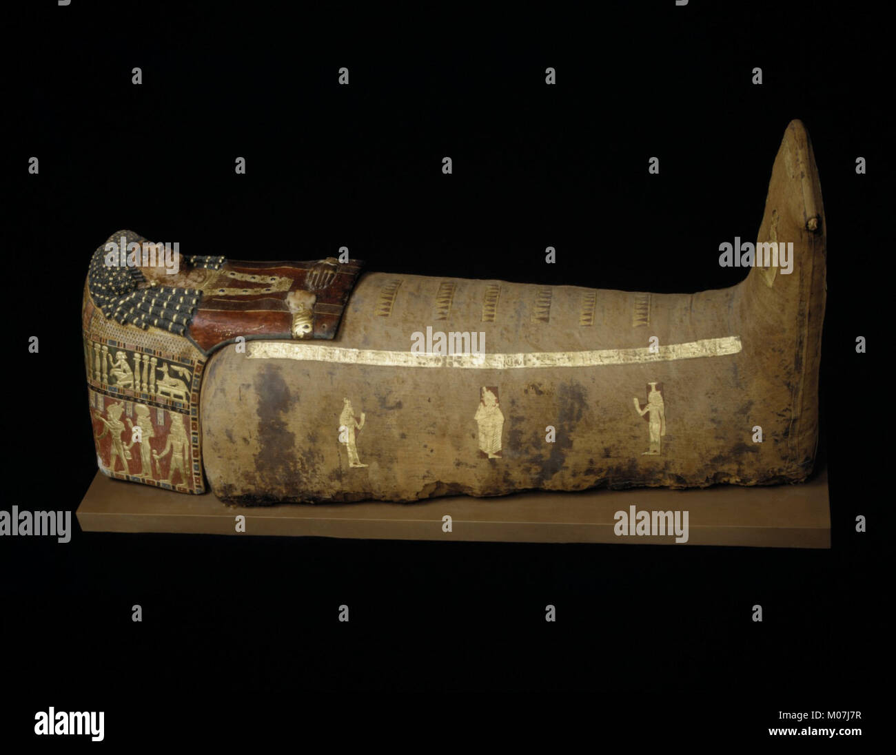 Mummification techniques hi-res stock photography and images - Alamy