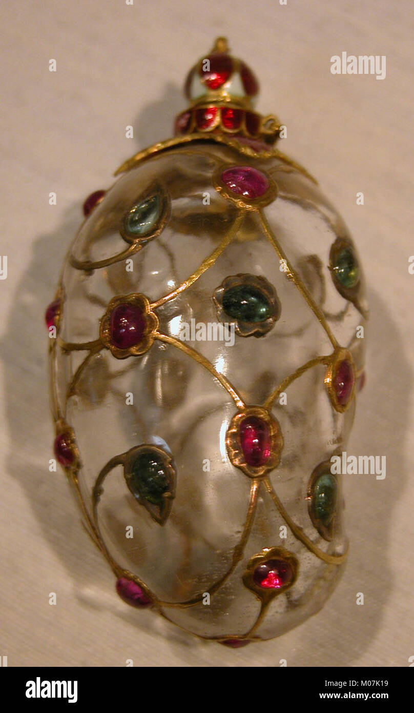 Shaped flask hi-res stock photography and images - Alamy